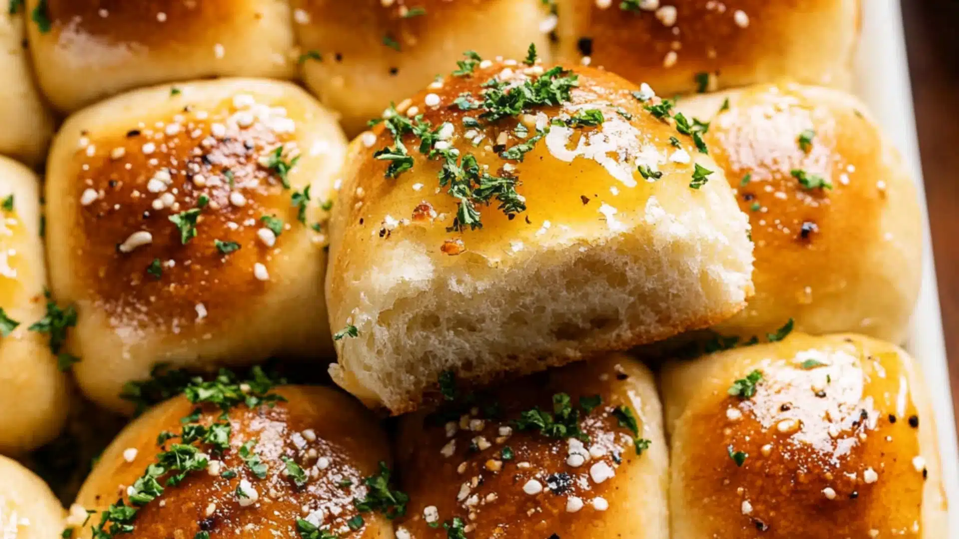 Perfectly Soft Garlic Rolls Recipe - Things Cook